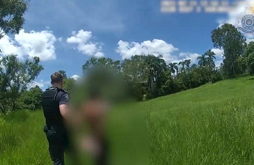 DRAMATIC FOOTAGE: Mareeba police chase ends with four youths arrested ...