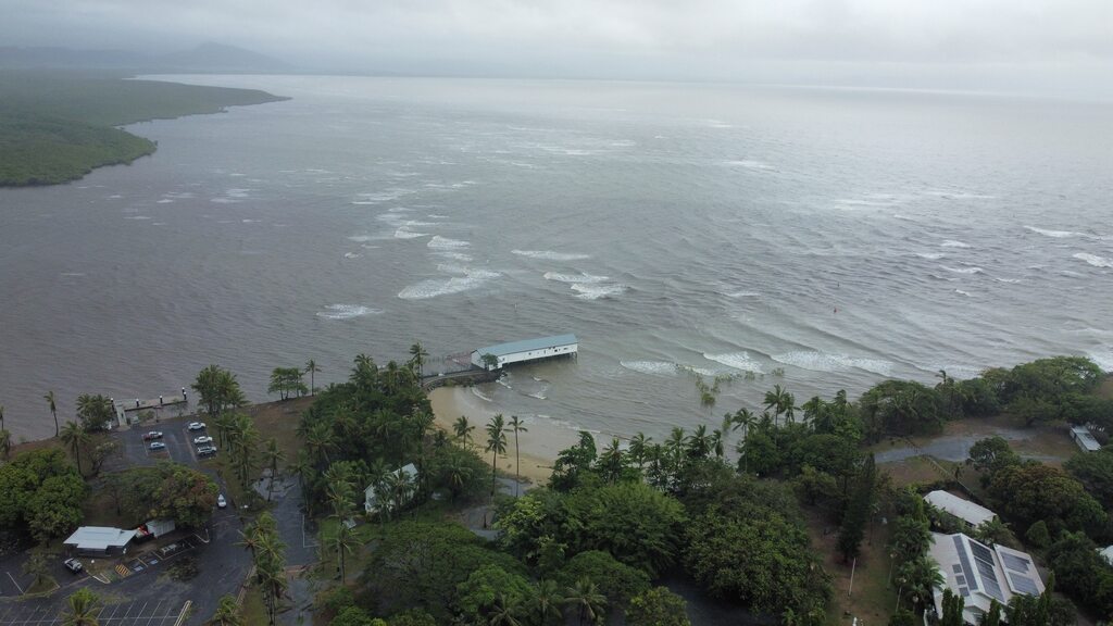 LIVE GALLERY: Cyclone Jasper in pictures | NEWSPORT DAILY